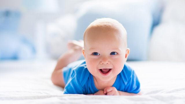 Mon bébé a la "tête plate", que faire? - Claire Perol